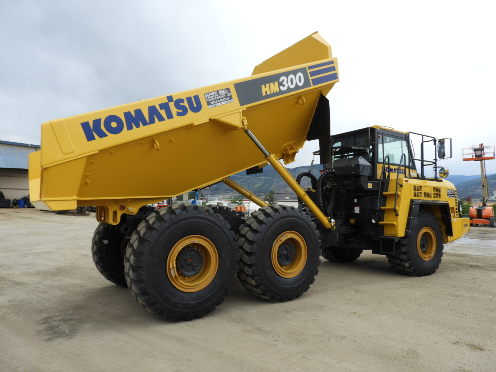 NEW KOMATSU HM300-5 - Pacific Rim Equipment